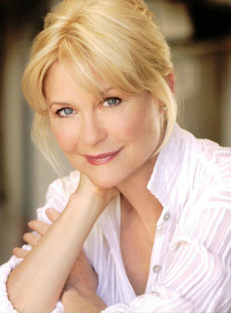 Dee Wallace-Stone biografia