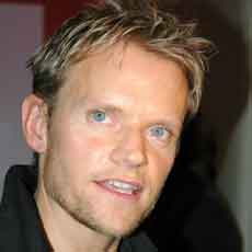 Marc Warren biografia