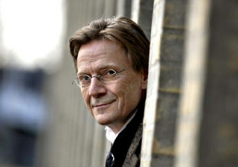 Jesper Christensen biografia