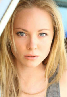 Danielle C. Ryan biografia