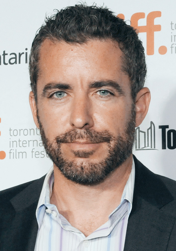Jason Jones biografia