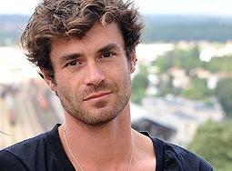 Yannick Renier biografia