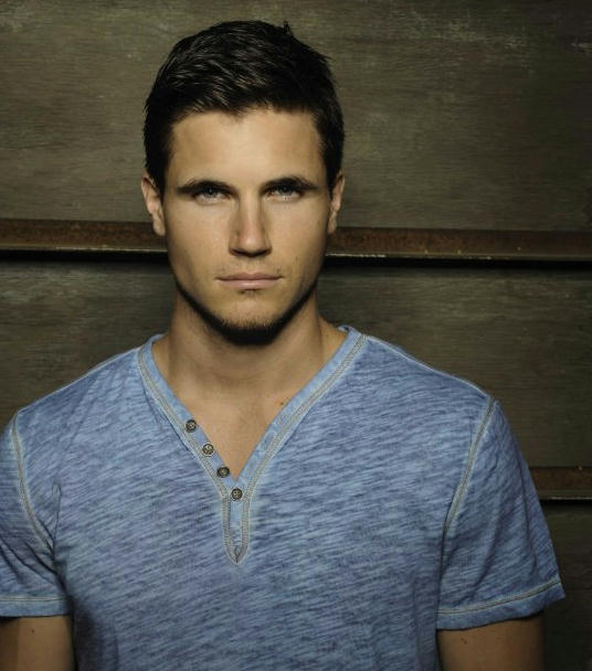 Robbie Amell biografia
