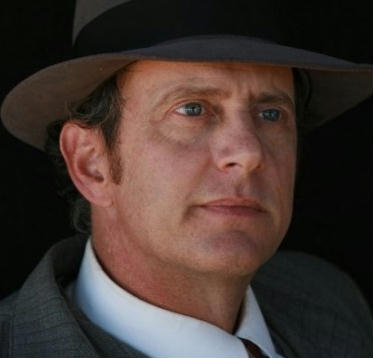 Andrew Sensenig biografia