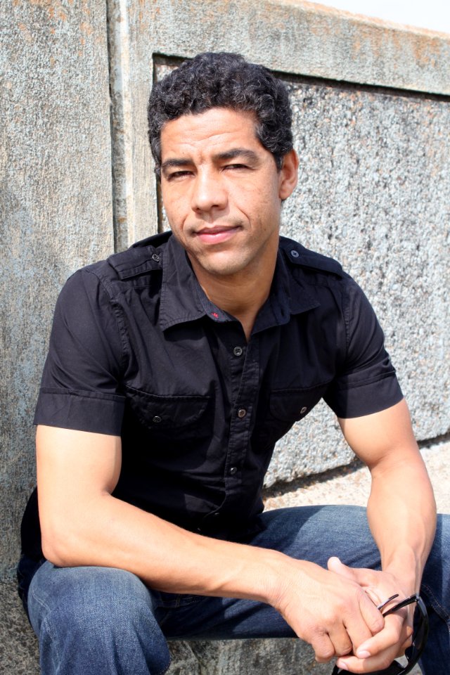 Alexander Asefa biografia