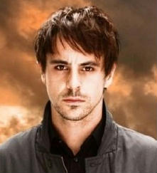Emun Elliott biografia