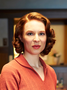 Cate Wolfe biografia