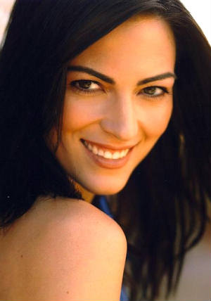 Monique Ganderton biografia