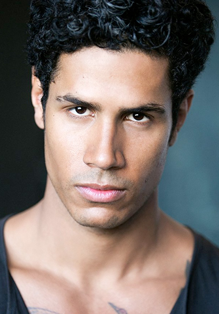 Chuku Modu biografia