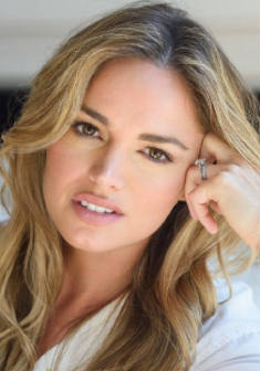 Annie Heise biografia