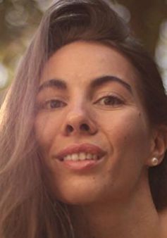 Sarah-Stephanie biografia