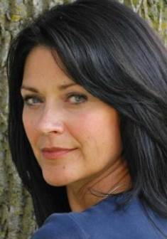 Caroline Redekopp biografia