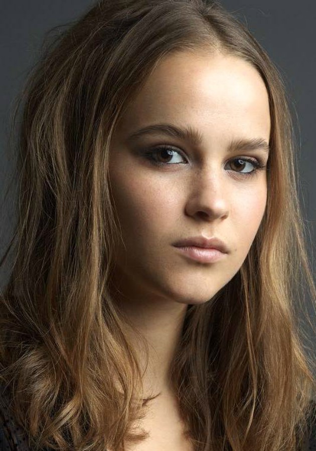 Clara Rugaard biografia