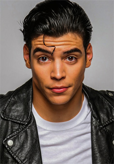 Aaron Dominguez biografia