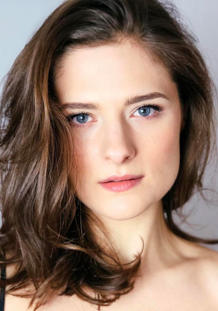 Louisa Jacobson biografia