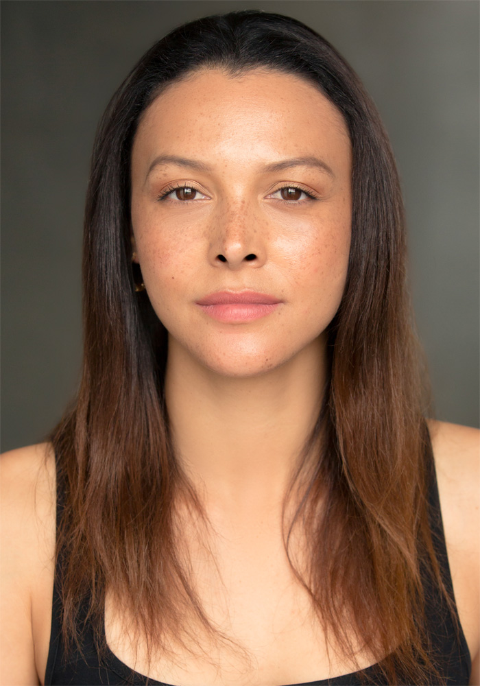 Mecia Simson biografia