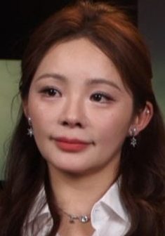Yaxi Liu biografia
