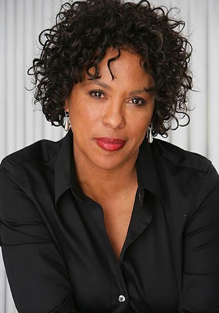 Angela E. Gibbs biografia