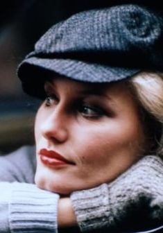 Joyce Ingalls biografia