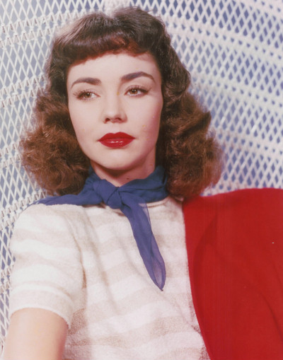 Jennifer Jones biografia