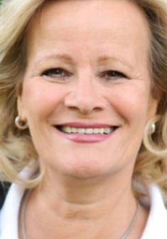 Claudia Rieschel biografia