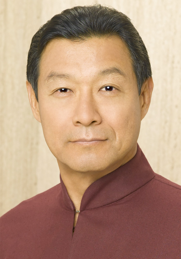 James Saito biografia
