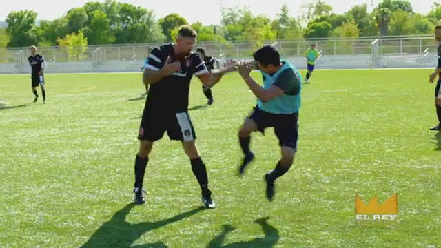 Matador, trailer del nuovo drama di El Rey - Serie TV (2014)