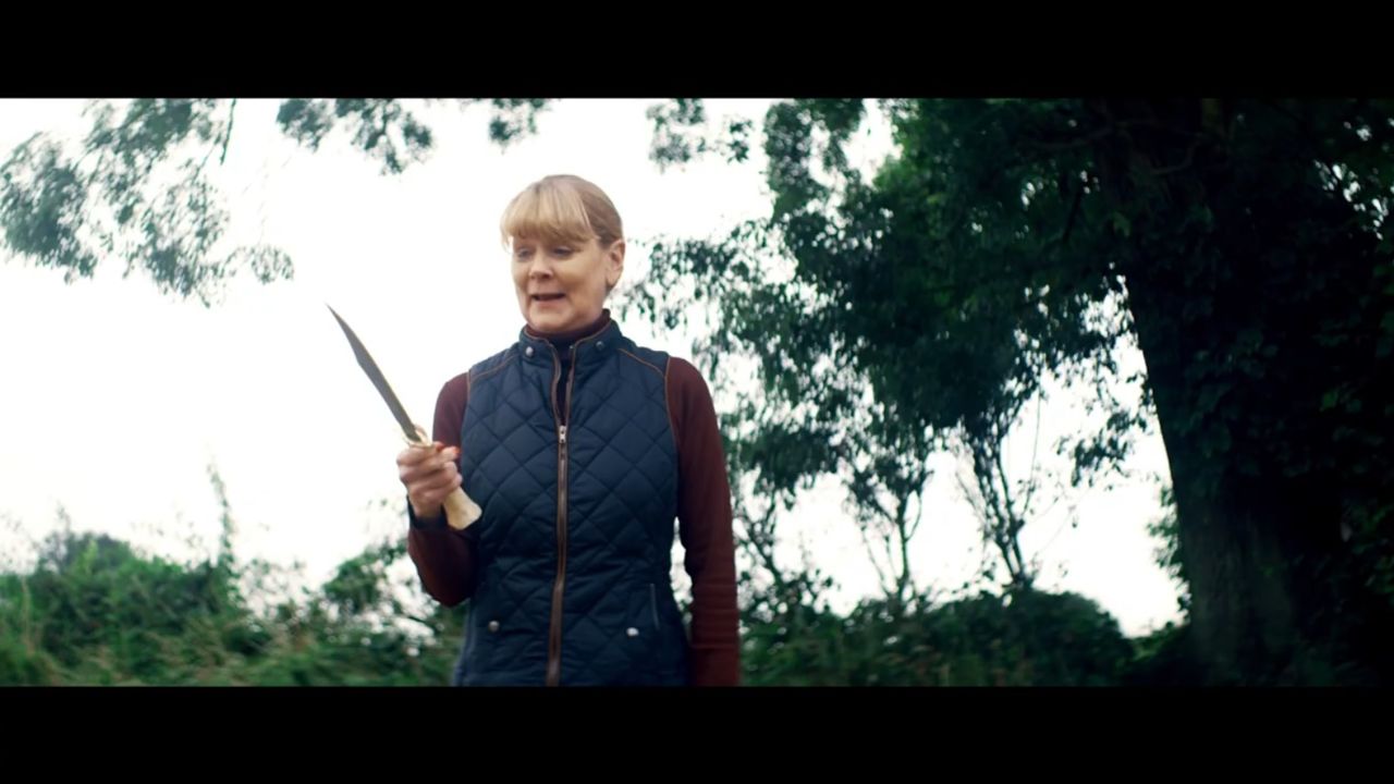 Hounded - La Caccia è Aperta!, Il Trailer Ufficiale del Film - HD ...