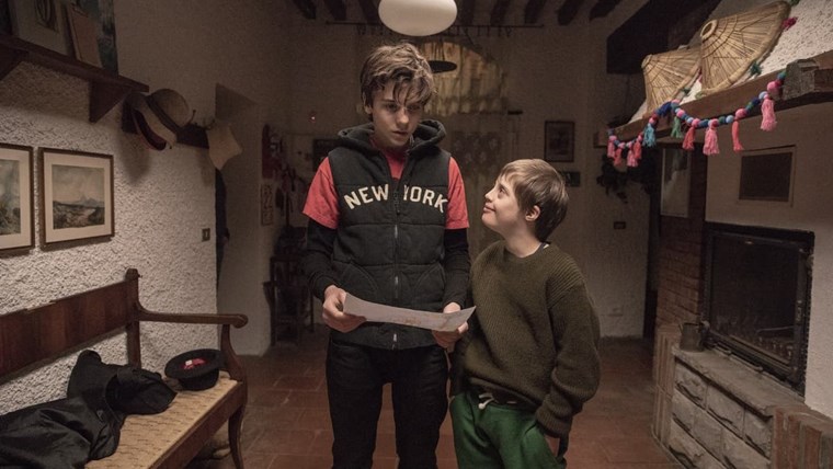 Mio Fratello rincorre i Dinosauri - Film (2019)